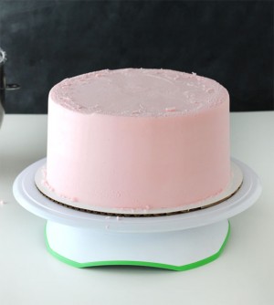 How to Frost a Cake with Buttercream - Step-by-Step Tutorial (Photos)