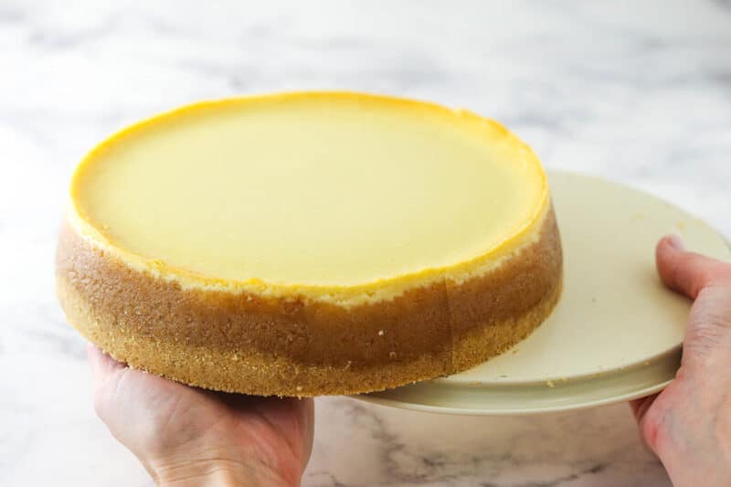How to Remove Cheesecake from Springform Pan - Life Love and Sugar